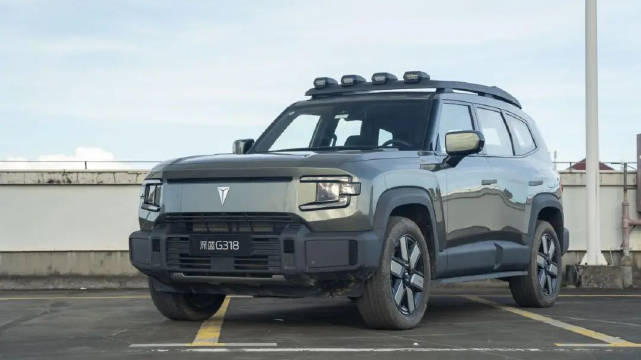 17.59万元！实拍深蓝G318，方程豹豹5与理想L7的“结合体”？|新车实拍|汽车视频|新能源_新浪新闻