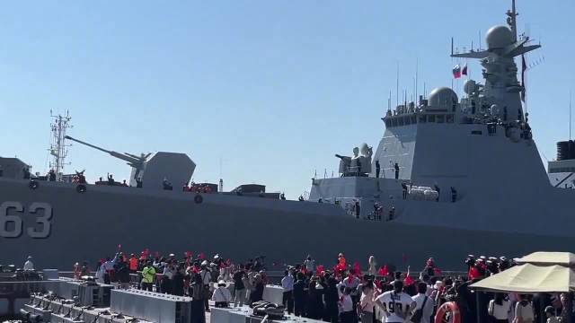 中国海军052DL型“焦作”舰抵达俄罗斯圣彼得堡…_新浪新闻