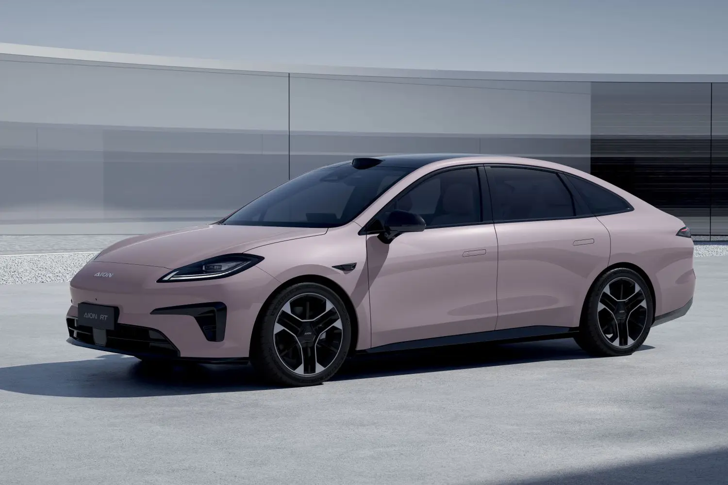 预售 11.98 万起，消息称广汽埃安AION RT 轿车于 11 月 6 日上市|广汽|轿车_新浪新闻