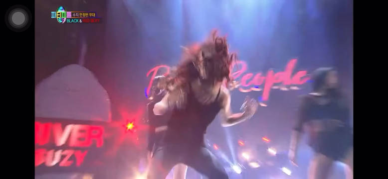 裴秀智参加jyp节目的第二段帅气舞蹈，穿个外套转换酷帅风|裴秀智_新浪新闻