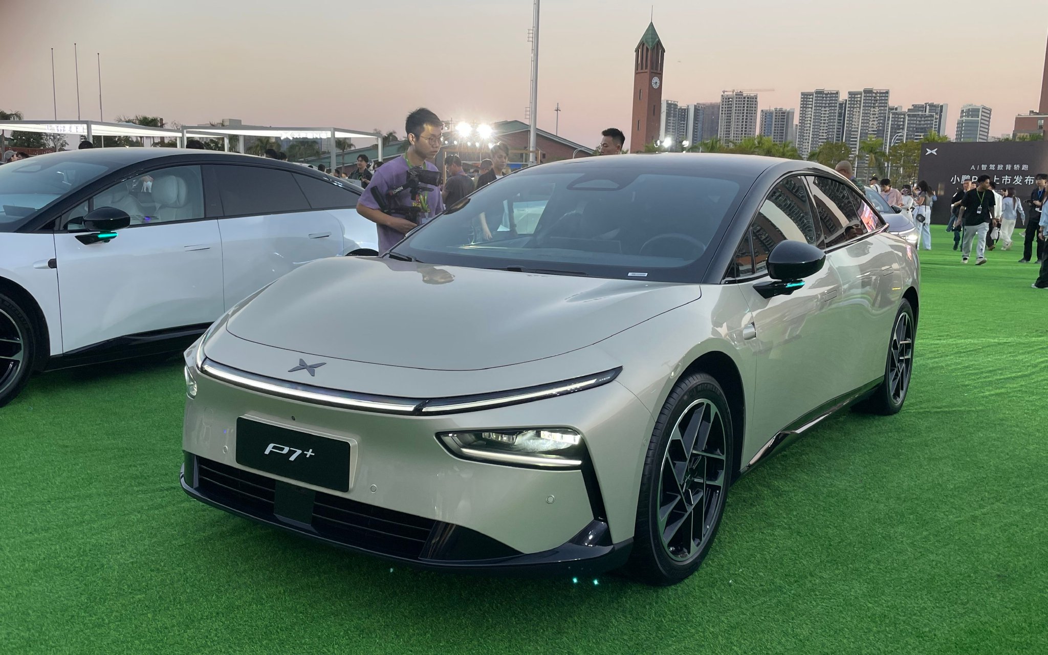 小鹏P7+正式上市，售价18.68万元起|小鹏P7|15-20万|小鹏_新浪新闻