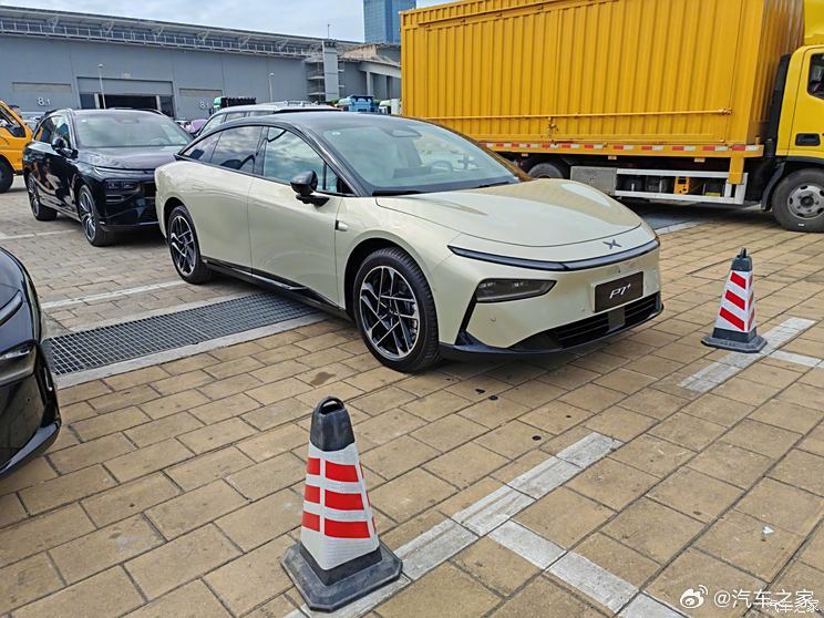 2024广州车展探馆：小鹏P7+现身 售18.68万起并已开启交付-新浪汽车