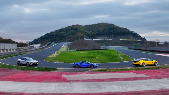 路特斯路遥超级混电技术亮相，续航超1100km，性能不打折-新浪汽车