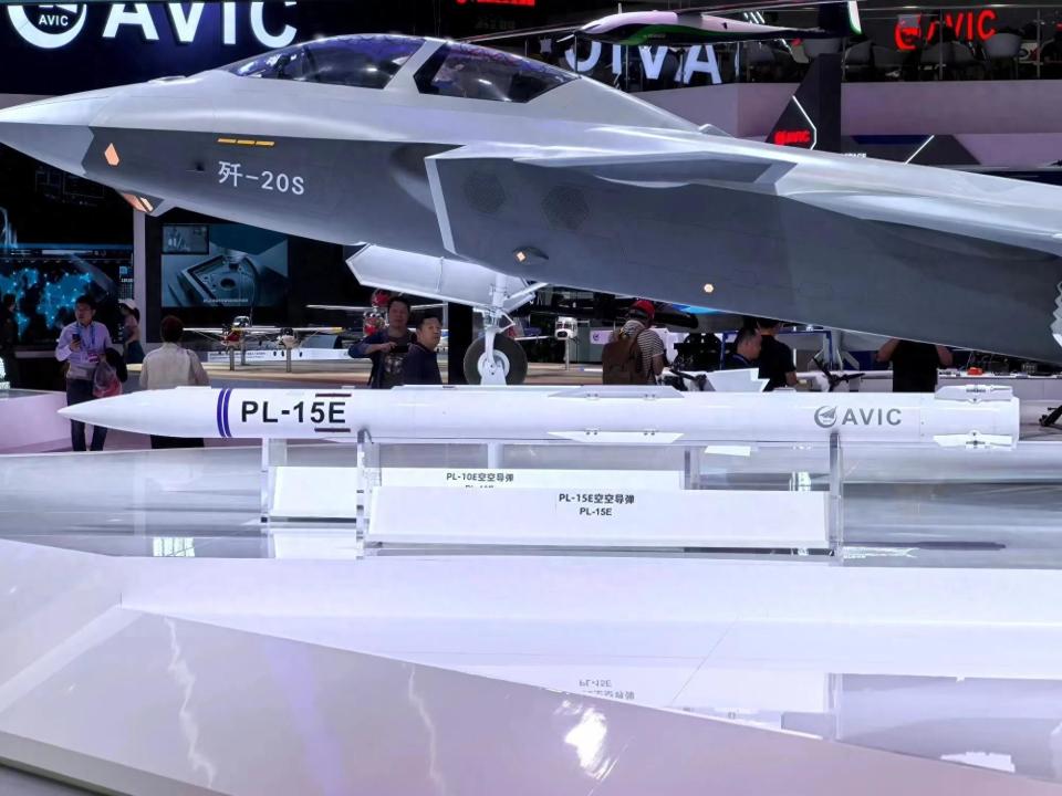 折翼PL15E亮相珠海，歼35载弹量暴增50%，挂载终于超越了歼10|战斗机|空空导弹|珠海市_新浪新闻