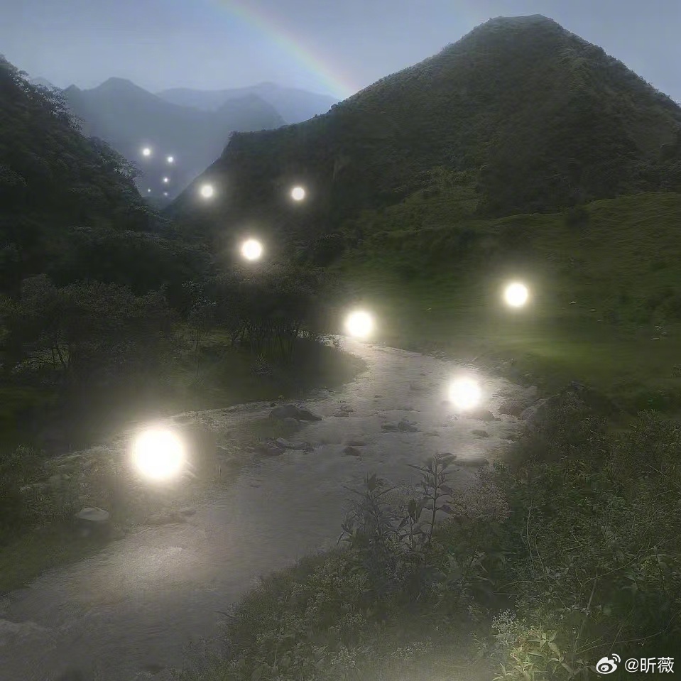 来自美国的摄影师Female Pentimento，作品通过超越现实主义的风格…|现实主义|摄影师|美国_新浪新闻