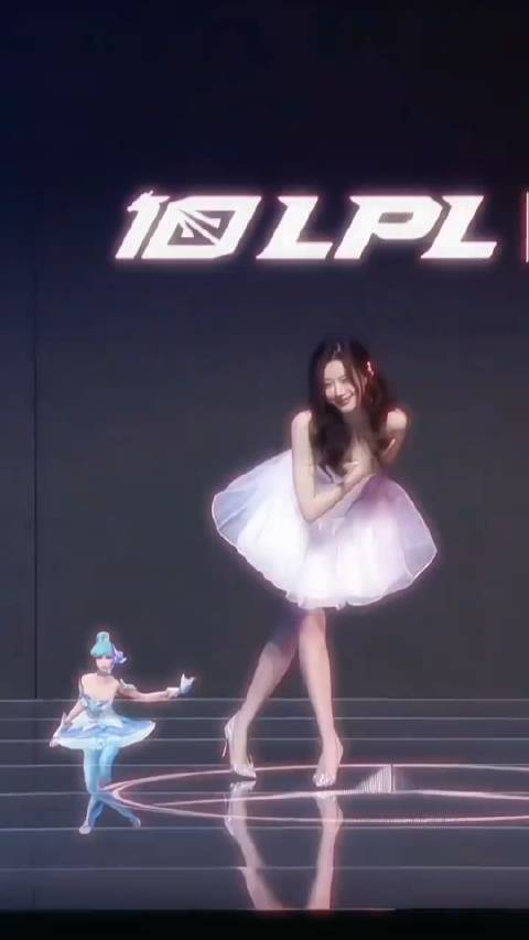 骆歆重庆活动火爆现场，神级pose惊艳全场|重庆市|lpl_新浪新闻