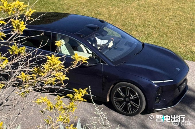 蔚来ET9定档12月21日上市！比尊界S800便宜20万-新浪汽车