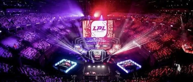 前LPL女解说开辟新赛道？付费可解锁1V1连线，网友：钱难挣！|德杯|连线|赛道_新浪新闻