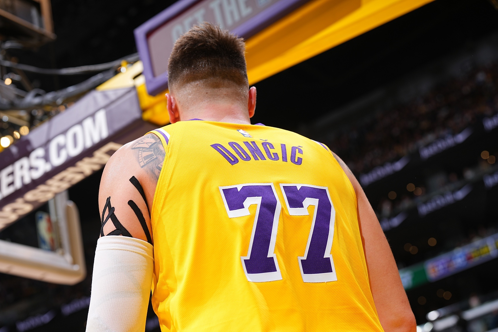 卢卡重回达拉斯！Stein：独行侠管理层一直在斟酌如何致敬东契奇|独行侠|卢卡|达拉斯_新浪新闻