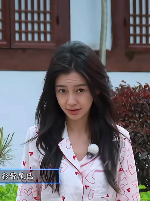 Angelababy素颜也轻松秒了所有|Angelababy_新浪新闻