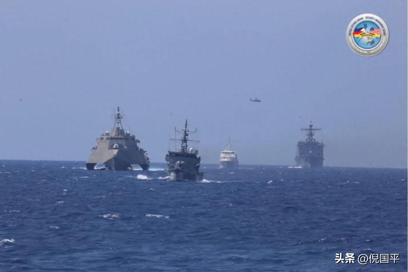 054A与815A协调行动，近距离监视美菲等演习，黑鹰直升机过顶挑衅|中国海军|054A_新浪新闻