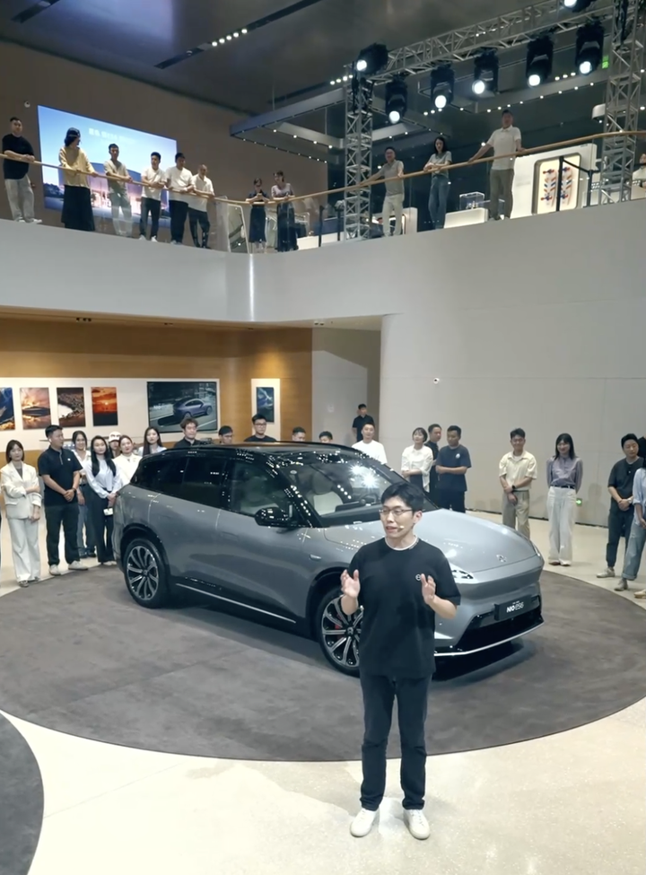 加量不加价！蔚来新 ES6/EC6 33.8 万元起售，能力向 ET9 看齐|蔚来|ES6|座舱_新浪新闻