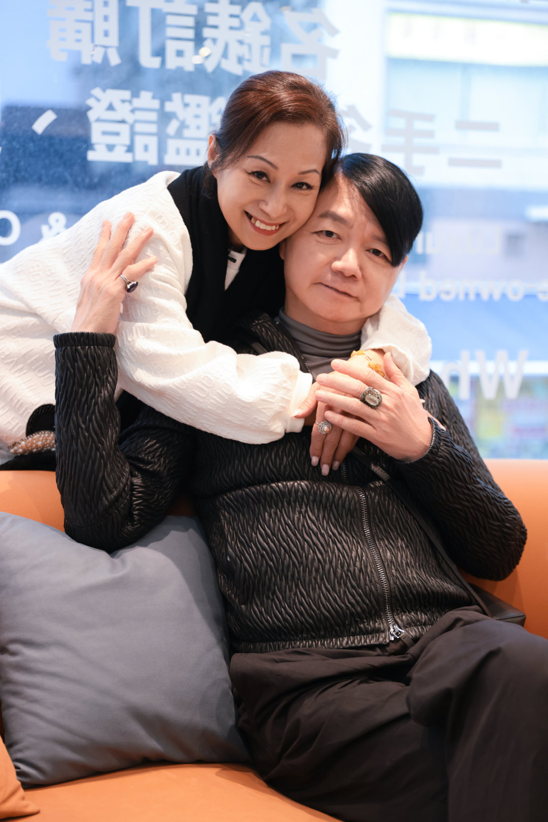 TVB金牌配角艾威的妻子陈美玲Lisa去世了🥲🕯️|艾威|Lisa|TVB_新浪新闻