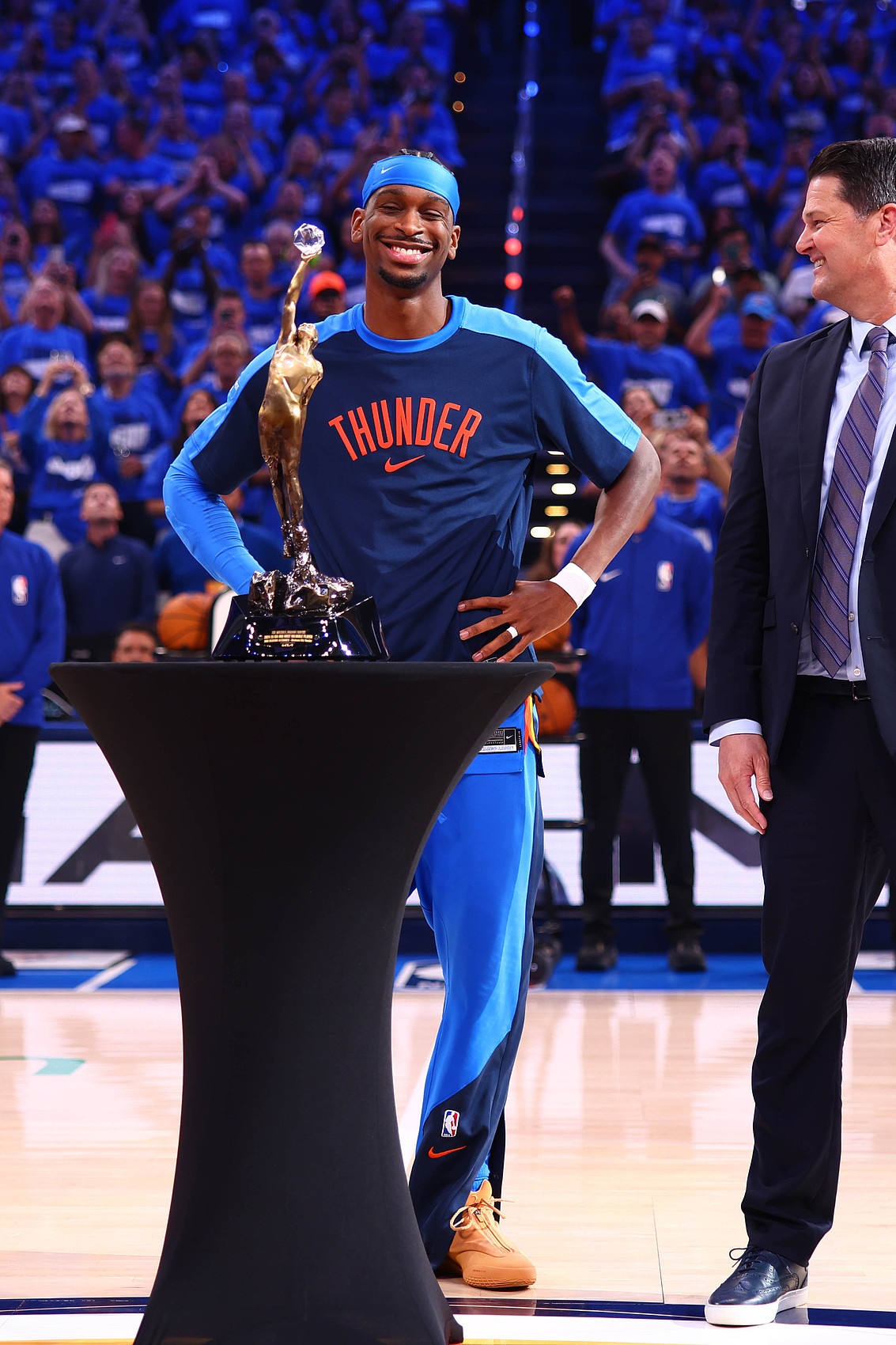 😲SGA进入神的领域？MVP+FMVP历史就10人 得分王+MVP+FMVP就3人|MVP|FMVP|湖人_新浪新闻