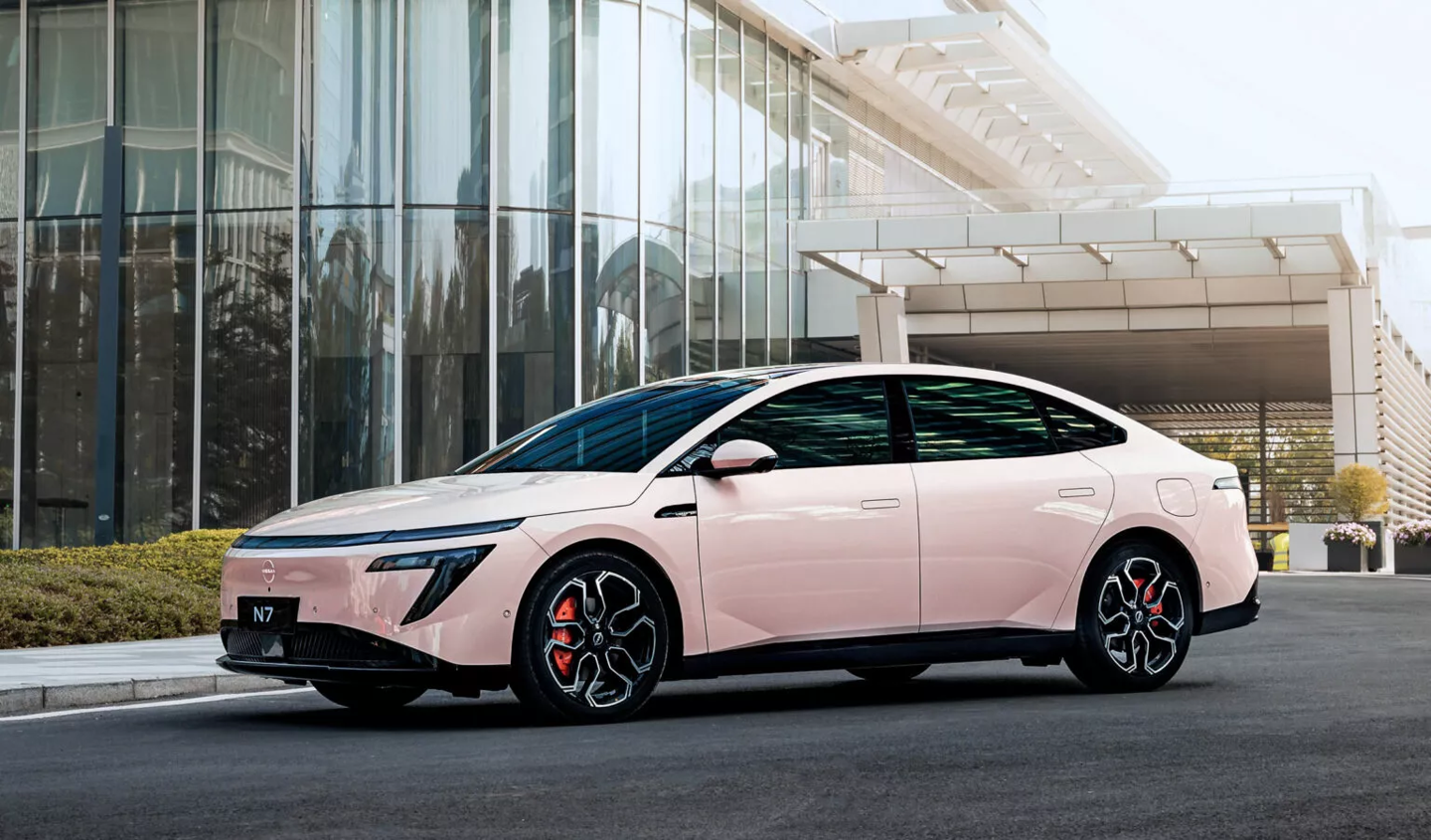 东风日产 N7 上月订单量达 17215 台，官方宣布将拓展海外市场|日产_新浪新闻