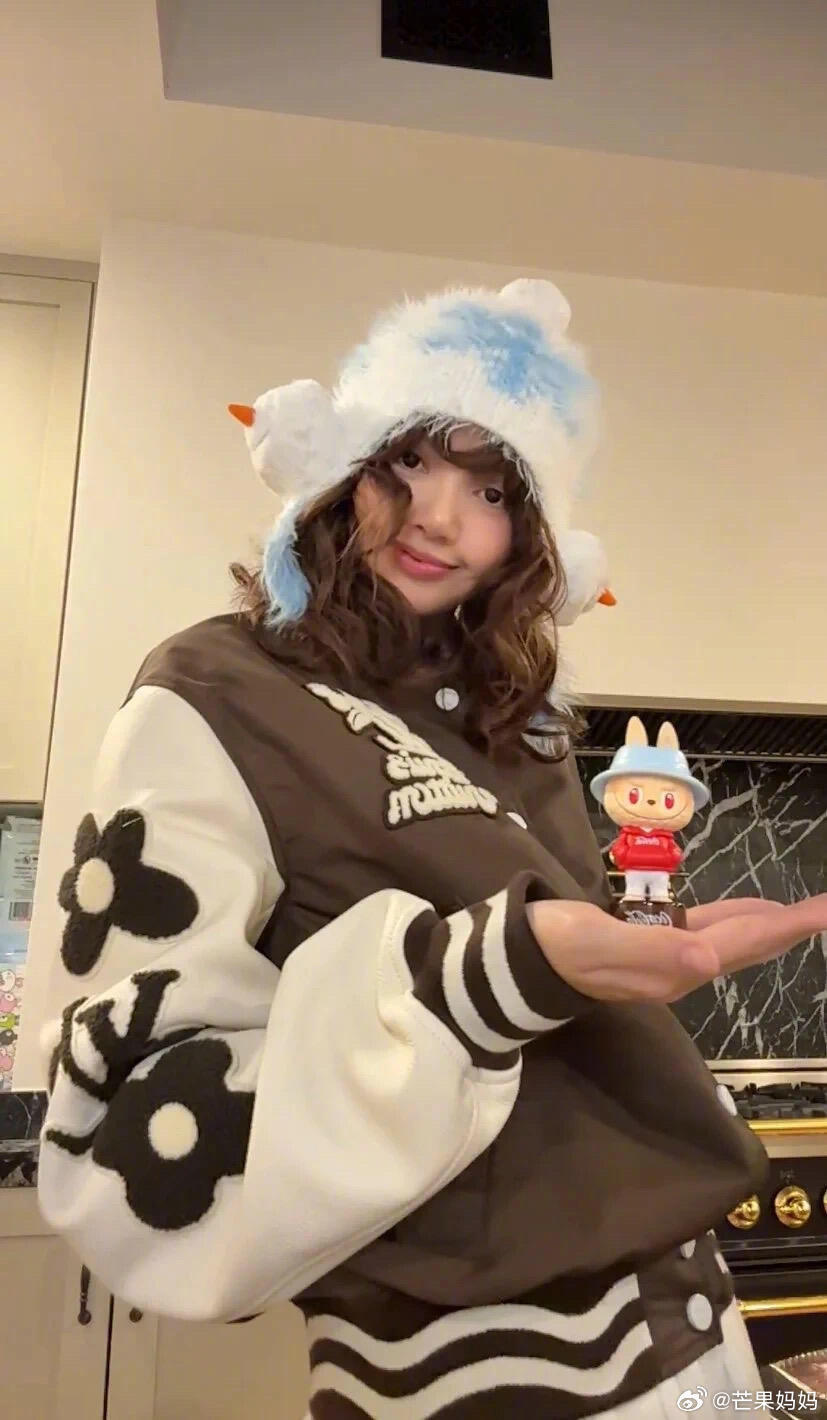 感觉labubu能全球爆🔥，泡泡玛特真得给lisa磕一个