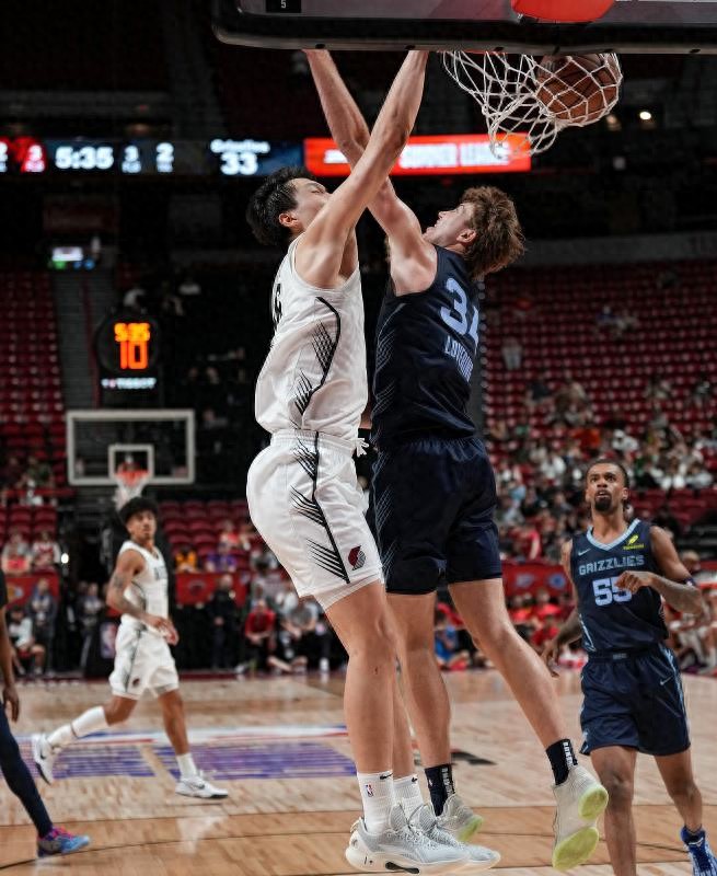 开拓者不敌灰熊，杨瀚森10分5板3助5失误_NBA_新浪竞技风暴_新浪网