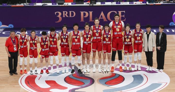 新民体育：WCBA年薪150万+的本土球员不下10人 去打WNBA不到50万|亚洲杯|中国女篮|外线_新浪新闻