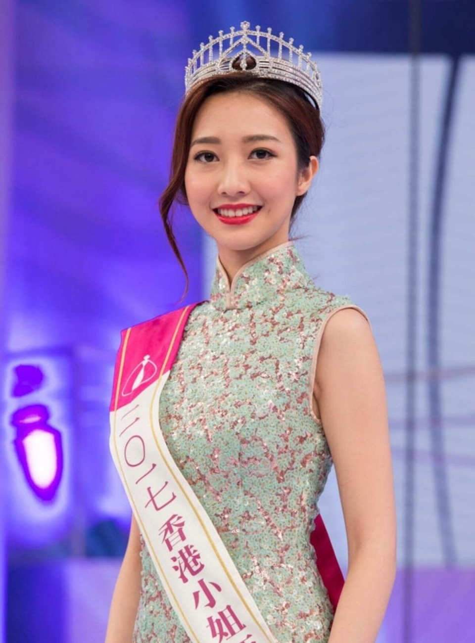 TVB小花两年内结婚生子，直言不拜金，将争取参演《新闻女王3》|新闻女王3|TVB_新浪新闻