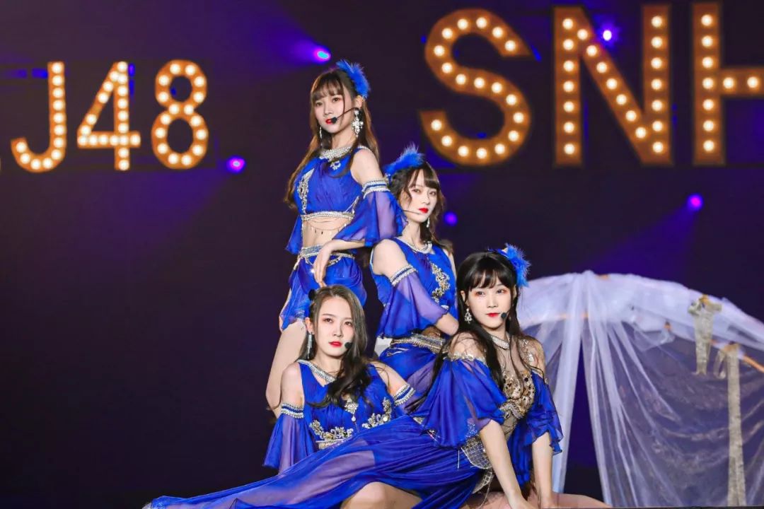 “云舸组”GNZ48舞台精彩返图｜第六届SNH48 GROUP年度金曲大赏BEST50演唱会精彩回顾|SNH48|双行道_新浪新闻