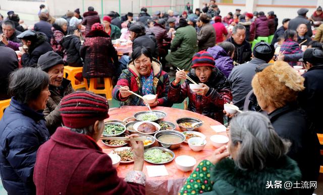 俗语“寿席食九,婚宴吃八,丧饭品七”,农村办宴席有啥讲究?