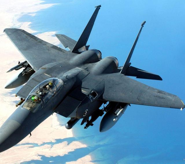 F-15EX战斗机卷土重来，要与大黄蜂、阵风和苏-35抢风头