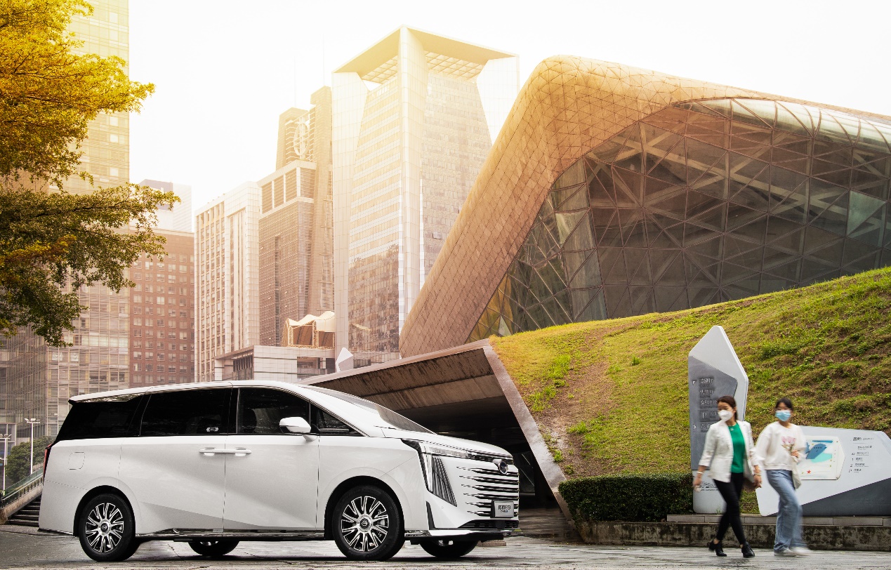 首款2.0T插混MPV傳祺E9曝光 將於上海車展亮相預售 - 新浪香港