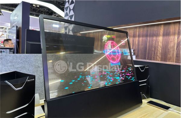 先后亮相Infocomm和UDE，透明OLED引爆数字显示行业|OLED|oled屏幕_新浪新闻