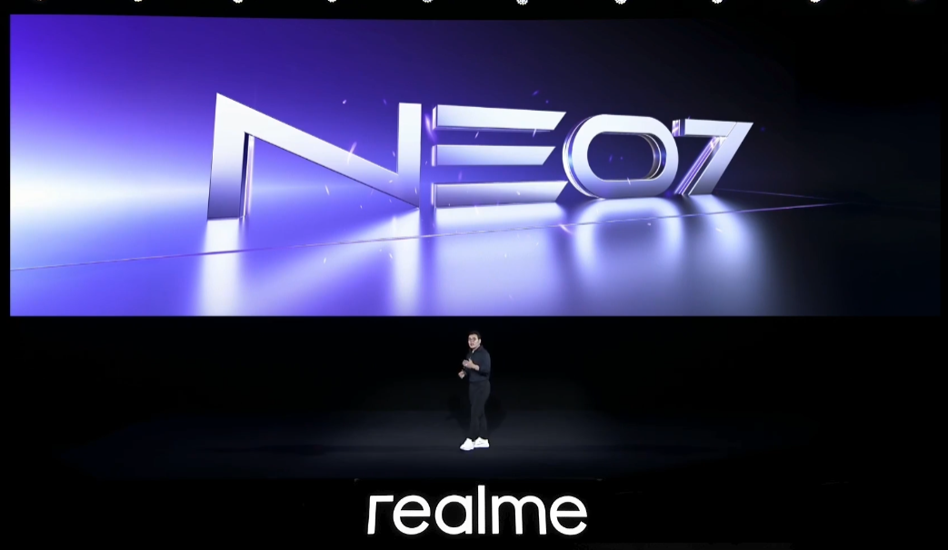 2099 元！剛發佈這 7000mAh 新機是要逼死紅米 K80 啊 - 新浪香港