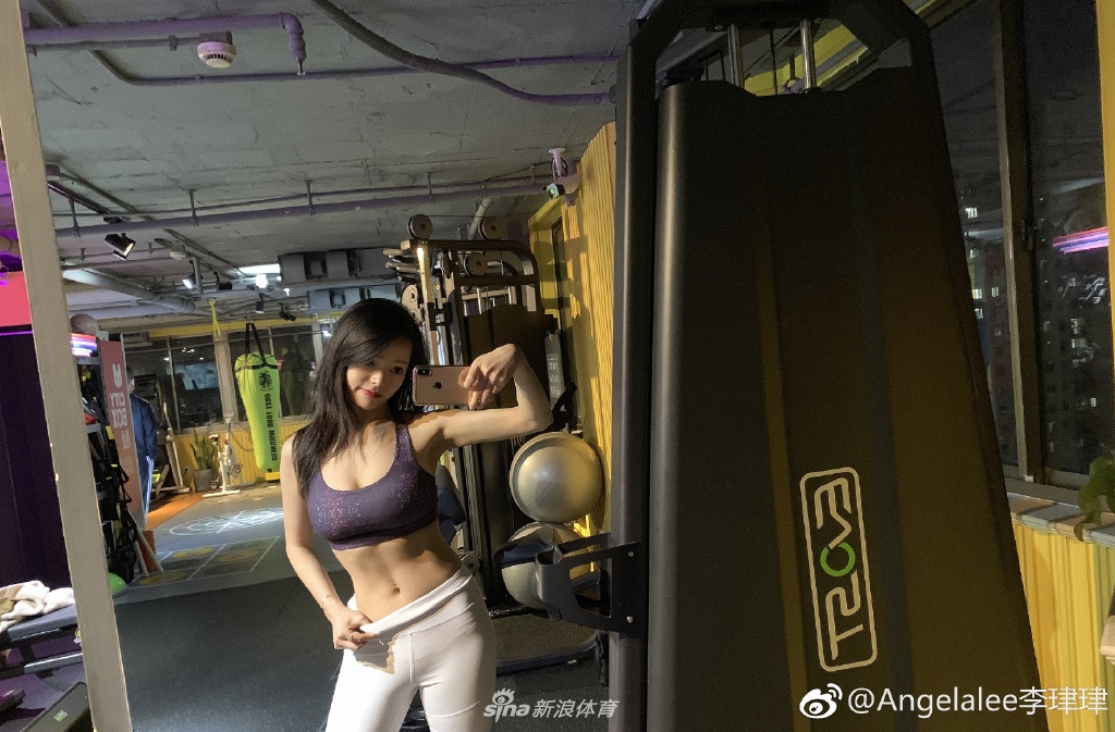 健身美女已上线 最理想的女友身材 (19图) -6park.com