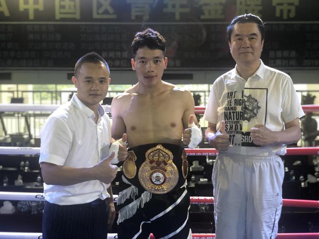 王德康2回合TKO张博 获WBA中国区青年金腰带_拳击_新浪竞技风暴_新浪网
