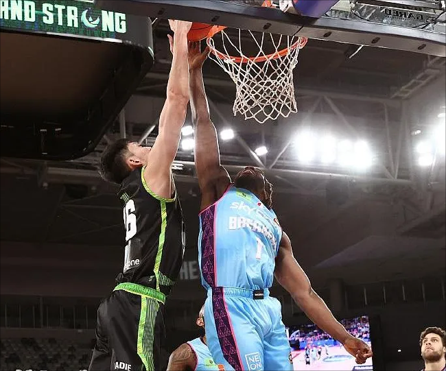 重返NBL首秀！周琦砍8分4板 凤凰不敌破坏者_CBA_新浪竞技风暴_新浪网