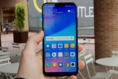 华为P20 Lite真机上手 颜值不错性能够用|华为|P20 Lite|颜值_新浪科技_新浪网