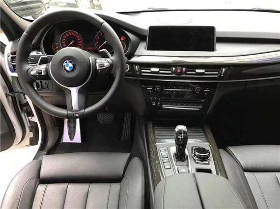 18款宝马X53.0T基本独特动力顺畅而充沛-新浪汽车