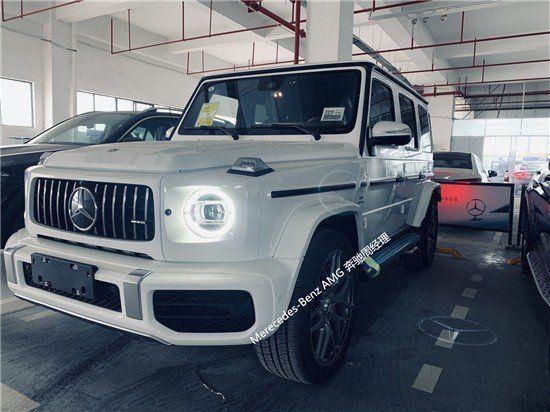 2023款奔驰G63白色现车报价及配置简介