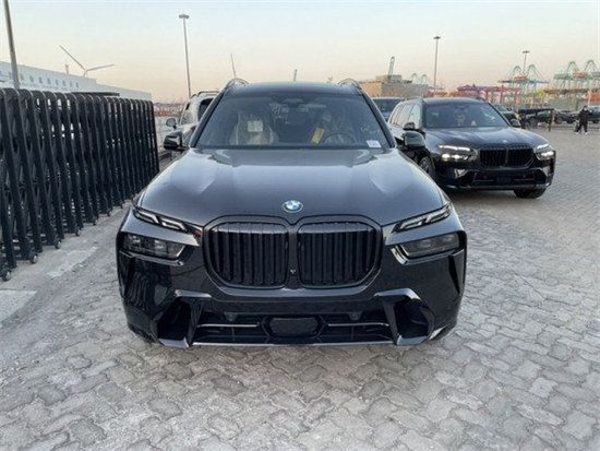 23款宝马X7标配90万起港口现车价格直降-新浪汽车
