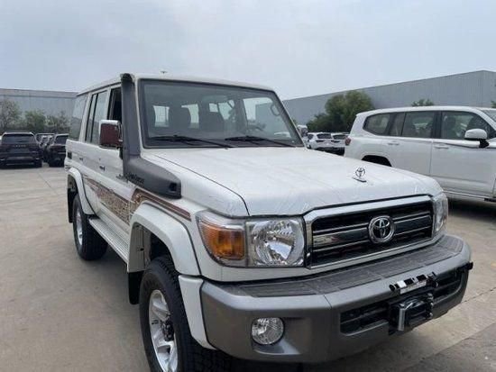 23款丰田LC76越野车颜色配置可选50万起-新浪汽车