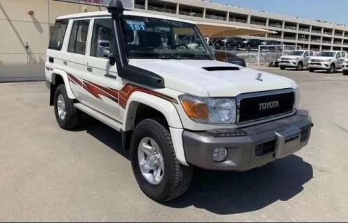 19款丰田LC76 柴油V8 4.5T排量 配置报价-新浪汽车