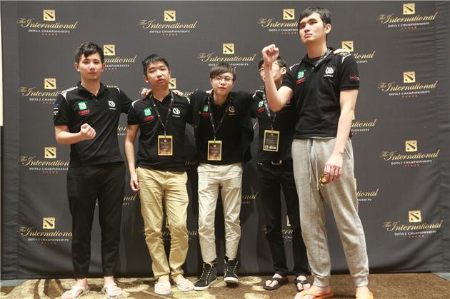 TI5现场图集：CDEC全胜出线_新浪游戏_手机新浪网