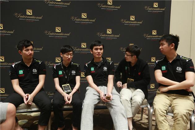 TI5现场图集：CDEC全胜出线_新浪游戏_手机新浪网