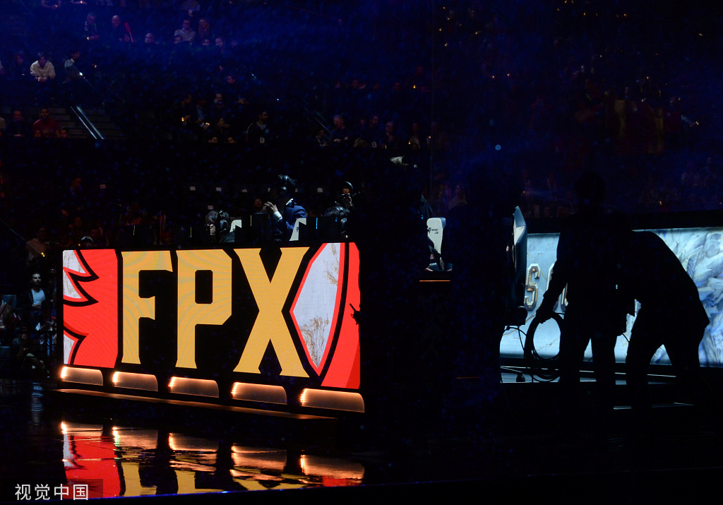 FPX横扫G2夺冠，世纪华通、OPPO、上好佳齐嗨|世纪华通_新浪新闻