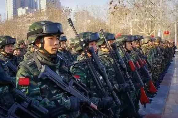 武警特战的T5000狙击枪，精度可达0.5MOA，今又出新型号