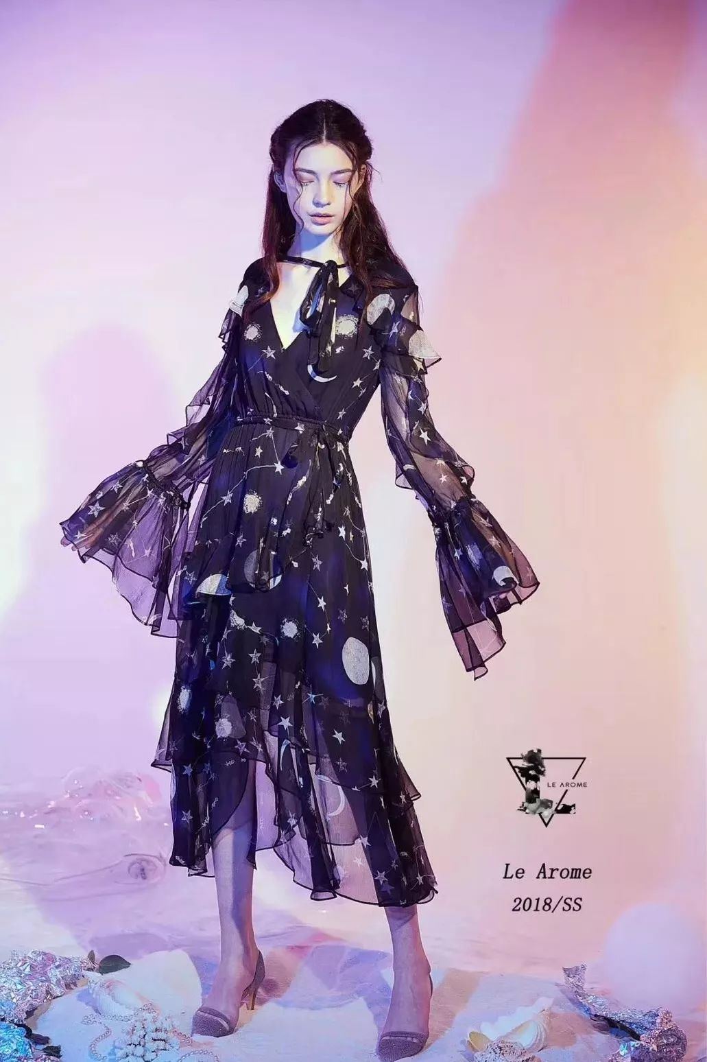 SS20 DHUB │ L'arôme：你会比以前更好|造型师|中国国际时装周_新浪新闻