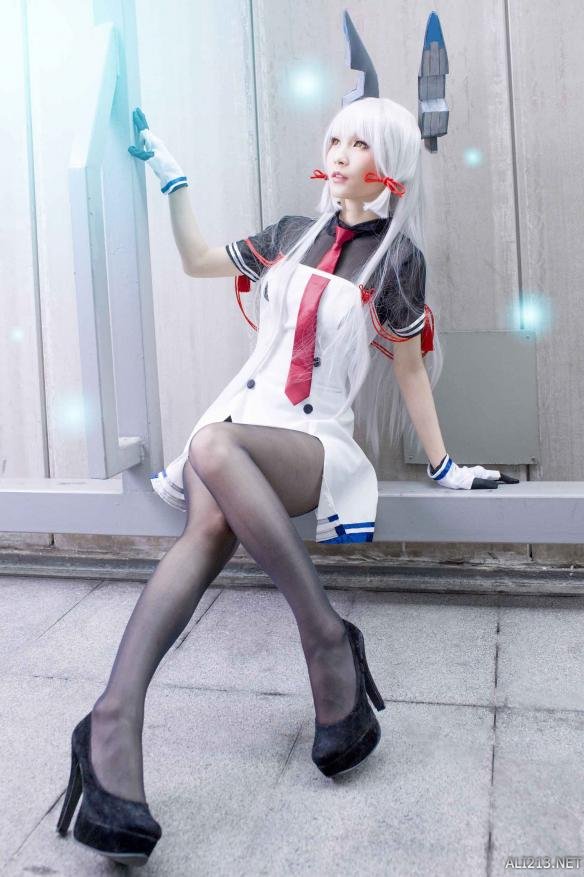 SABER初音雷姆FF15公主 一周大师级COSPLAY欣赏_电视游戏-新闻_新浪游戏_新浪网