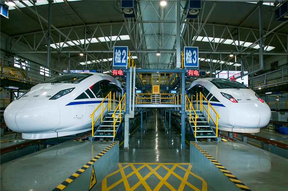 “中国脑、中国心”——宝兰高铁CRH5G型技术提升动车组首次亮相|动车组|知识产权|5G_新浪新闻