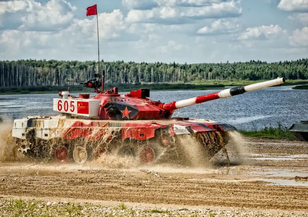 中国96B坦克难道真的是比赛专用金币车？？？