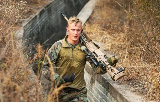 武警特战的T5000狙击枪，精度可达0.5MOA，今又出新型号