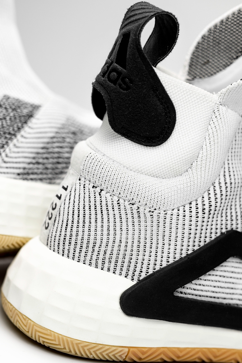 全新缓震+首款无鞋带设计！adidas 憋了一年的「大招」来了！