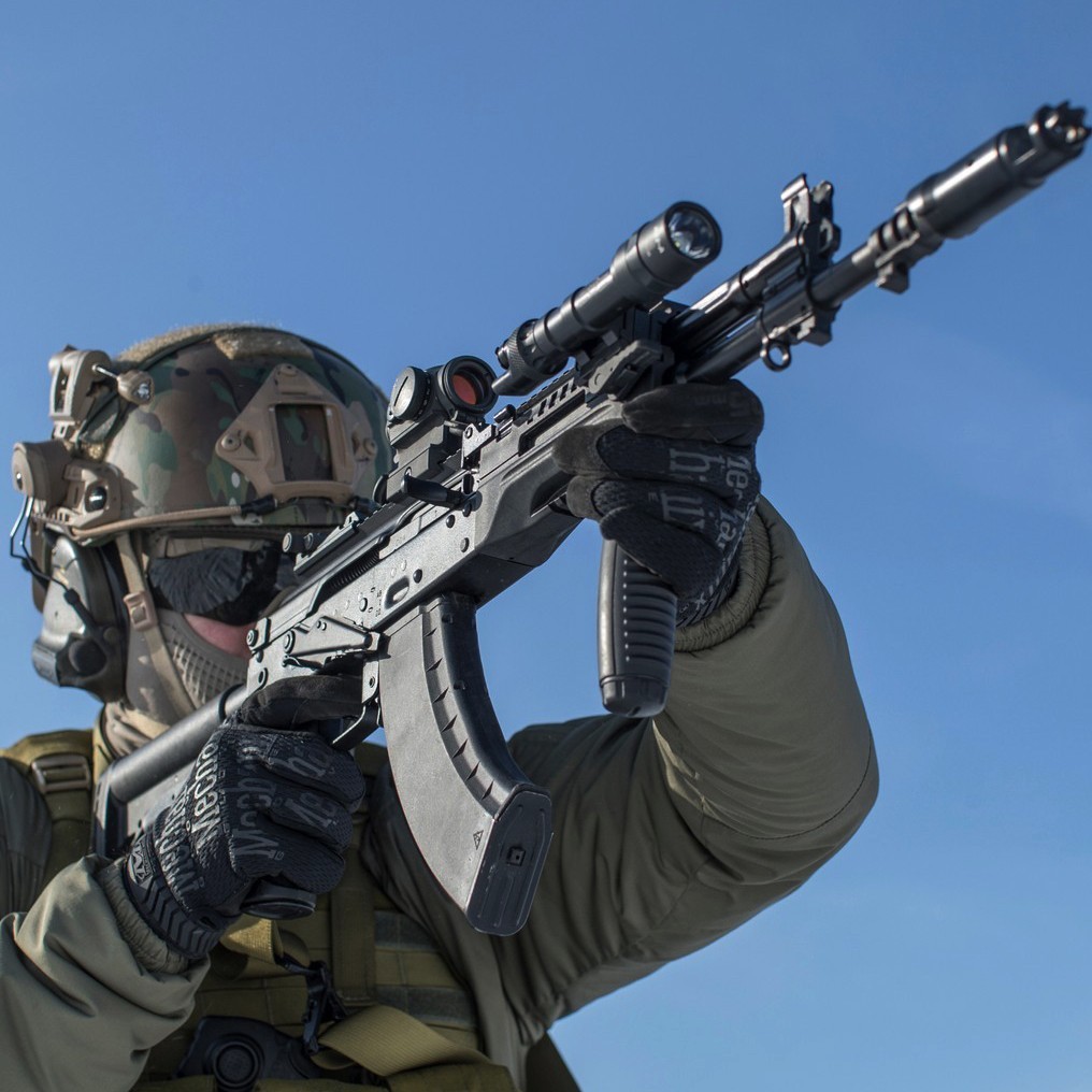 实锤！俄罗斯采购15万支新枪，新锐AK15竟是老枪拉皮？｜轻武专栏|新锐|亚音速|拉皮_新浪新闻