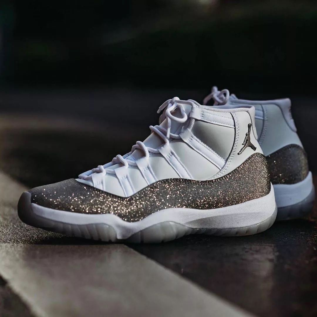 球鞋图集丨AJ11也整“满天星”？最便宜的黑红配色AJ1来了！|满天星|货号|市场价格_新浪新闻